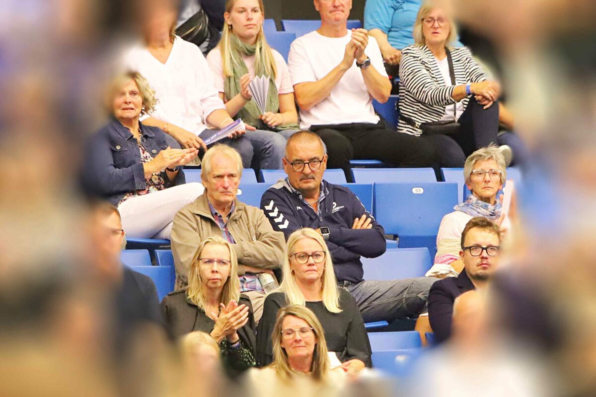 Torben Andersen må lægge fantrøjerne til side, når han skal løse vigtig opgave under VM for ...