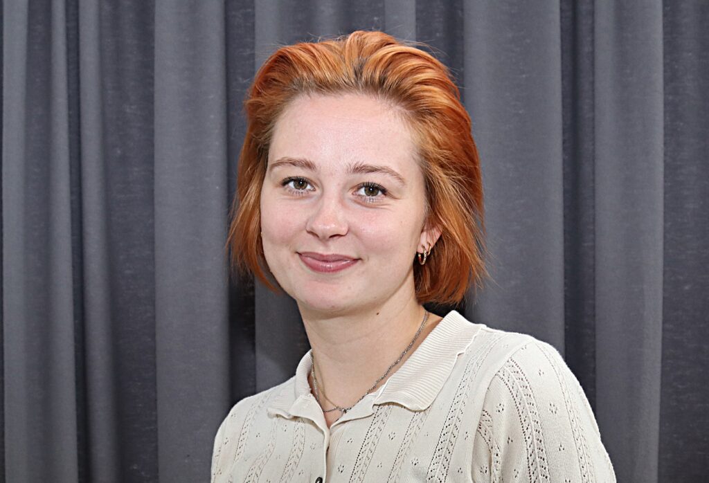 Frida elsker at spille en anden på teaterscenen - Ryk Ind