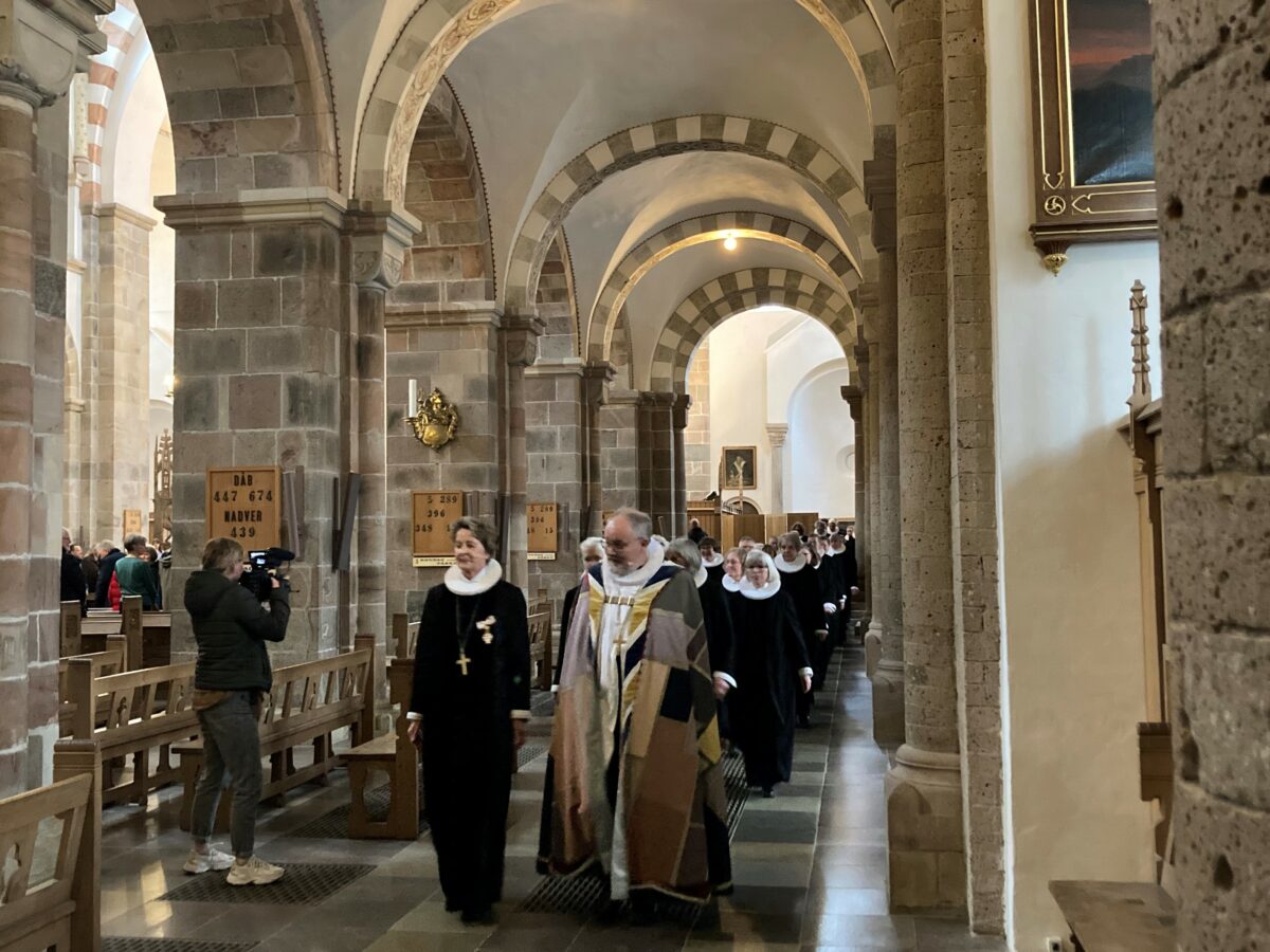 Fredag fejrede Ribe Stift, at det netop denne dag var 75 år siden de første kvindelige præster ...