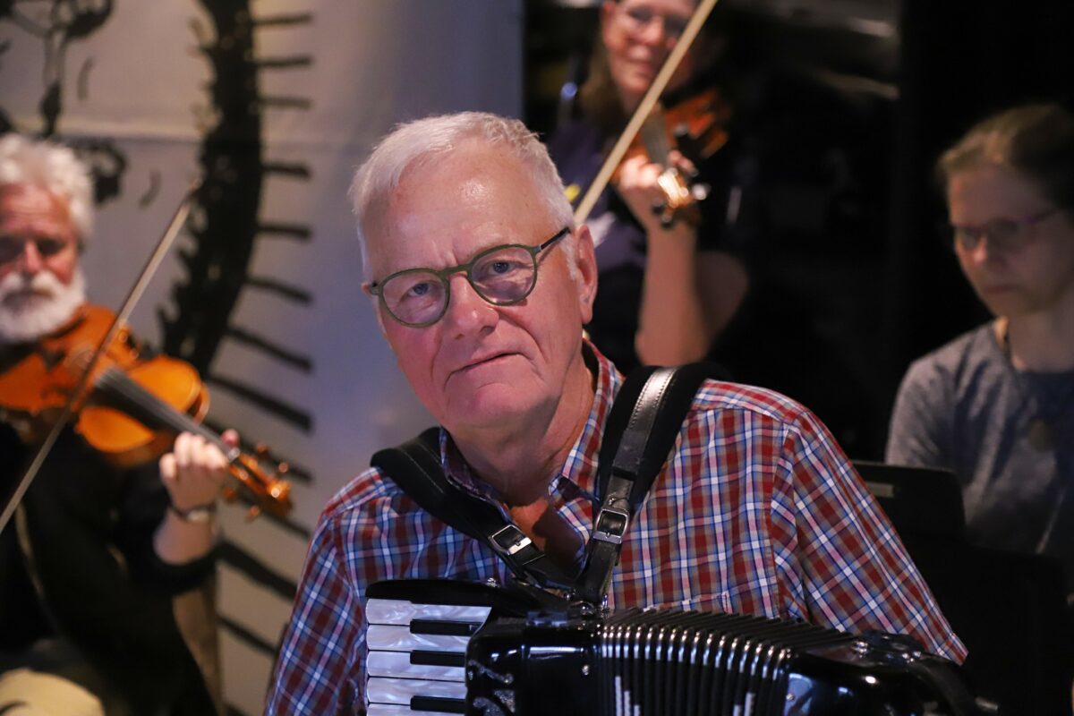 Ribe har et fremragende set-up med musikere i Ribe Danse og Spillemandslaug (I) - Ryk Ind