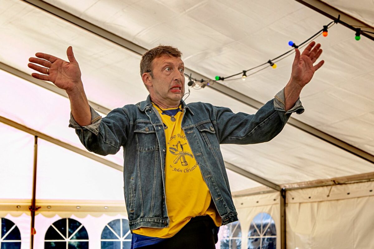 Fritidslandmanden Ole Madsen skal både være med i døvetolkning og for ...