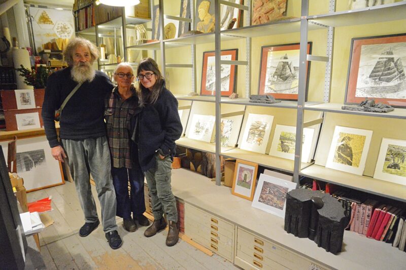 Lis Andersen og Ole Videbæk holder åbent hus i Ribe assisteret af Maria - Ryk Ind